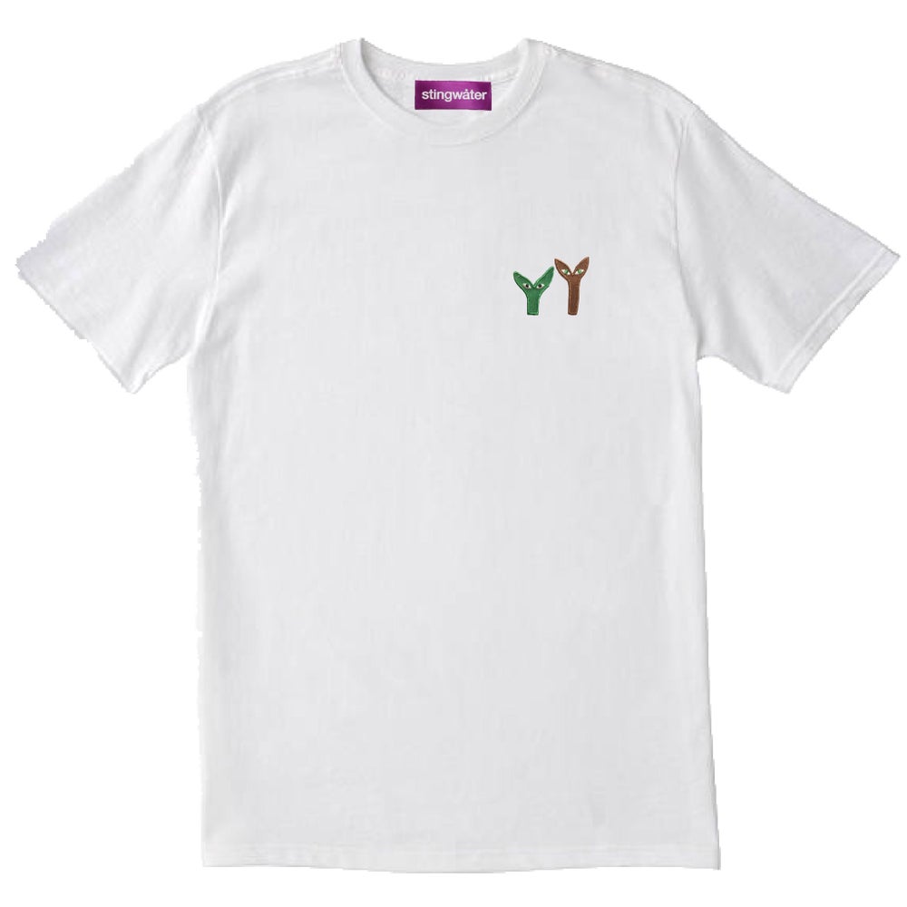 Aapi and Aya embroidered patch t-shirt white – stingwater